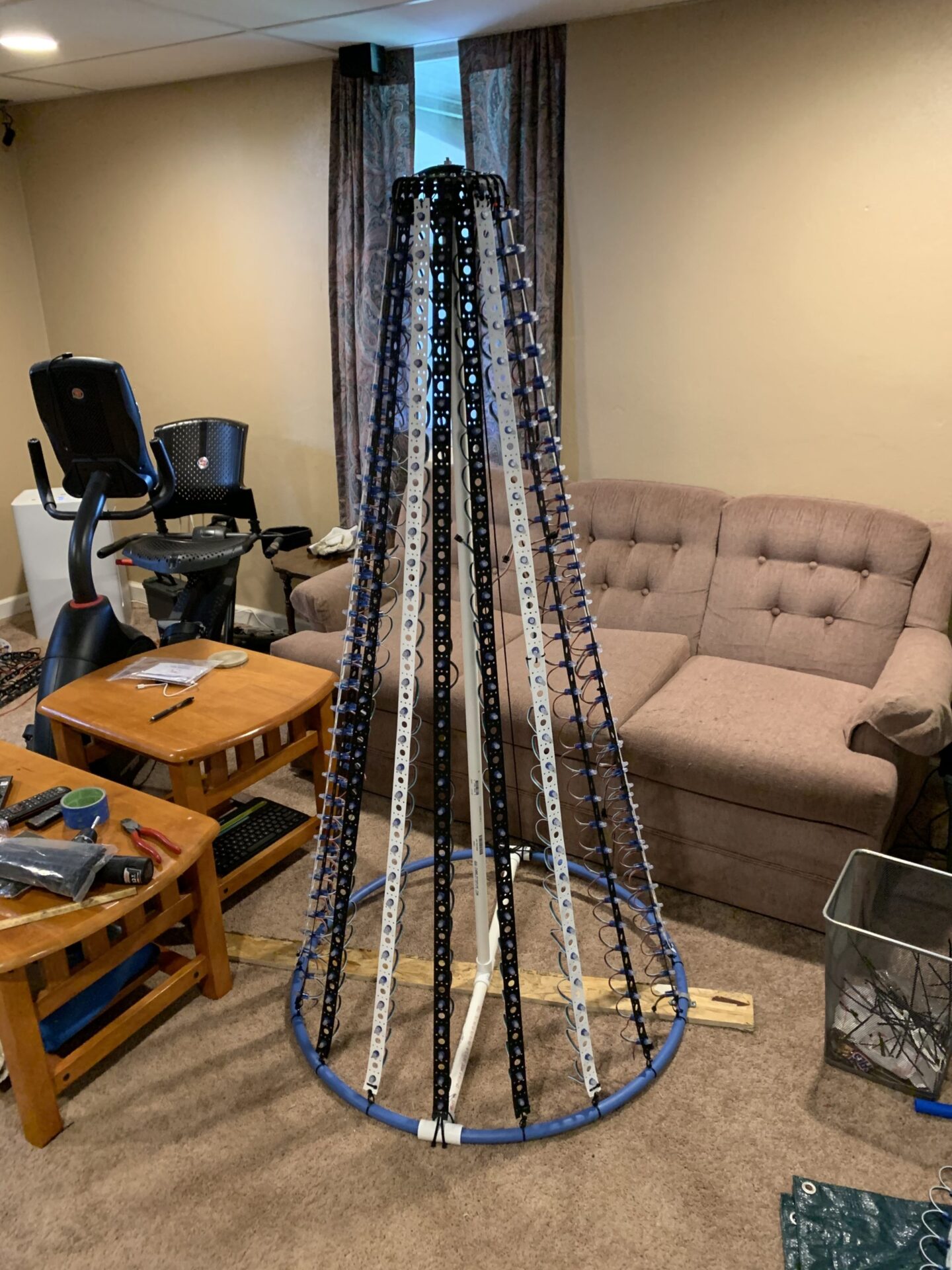 Mini Mega-Tree – Lunar Den Lights (Archive)