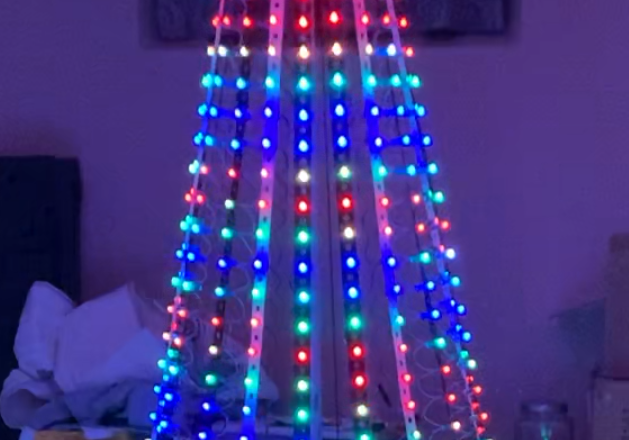 Mini Mega-Tree – Lunar Den Lights